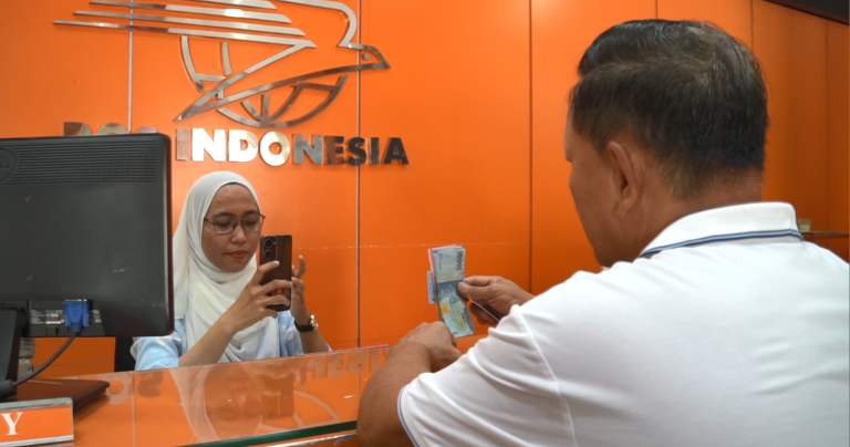 Salurkan BSU di Batam, Pos Indonesia Layani Ratusan Penerima per Hari ...